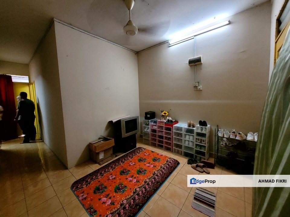 Mentari Court Apartment, Block E Level 2, Renovated with Extra Room for ...
