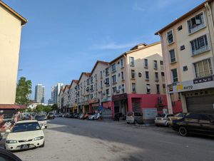 Beautiful Corner Unit Blok D Pusat Komersial Seksyen 7 Shah Alam for ...