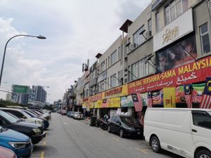 Roi 4.9% Sri Utama 3 Storey Shop Lot Facing Main Road MRT Sri Rampai ...