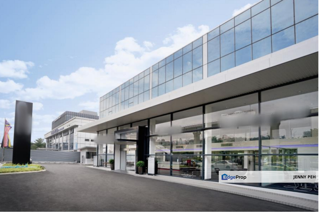 Showroom comes with Huge Warehouse Space and 2 Storey Office Space for ...