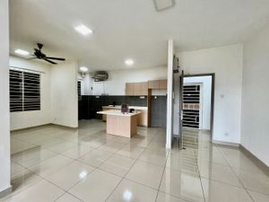 Puri Tower Condo Puchong P/F New Painted well kept 2 parking lot for ...
