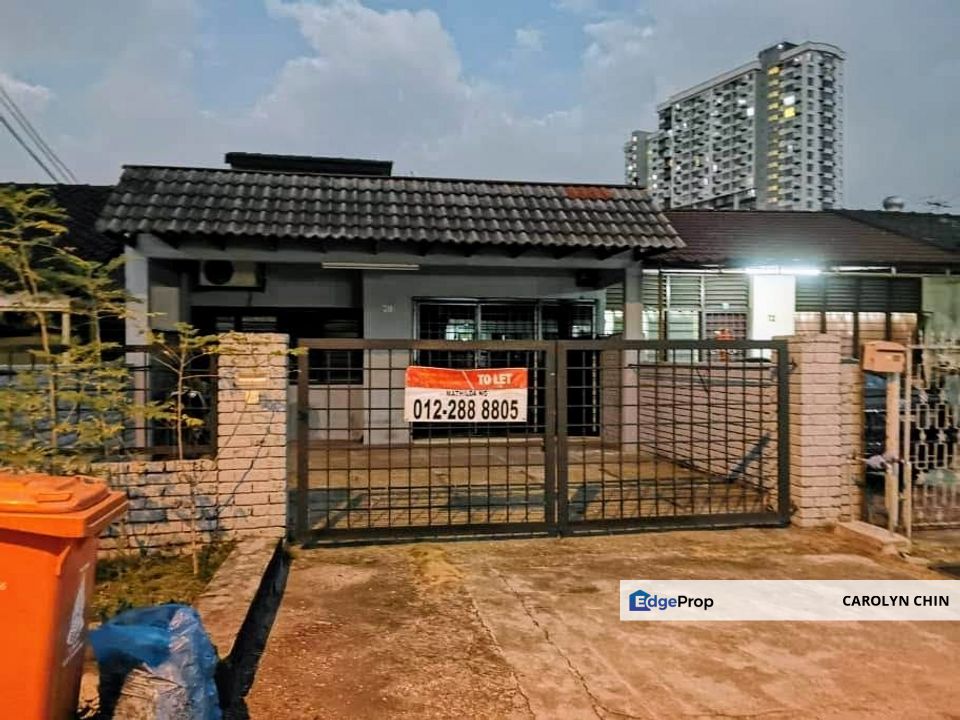 Section 14, Petaling Jaya, Well maintained, Basic Single Storey house ...