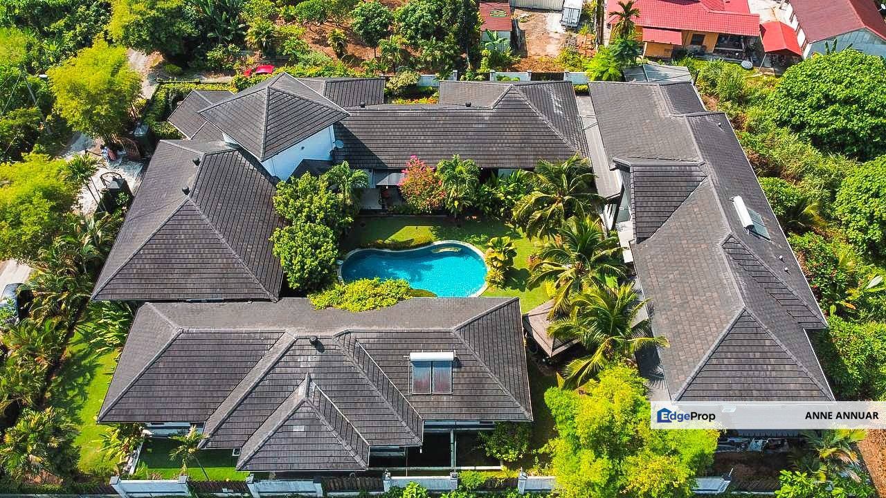 MAGNIFICENT Home Resort Bungalow Villa Kampung Tengah Puchong for Sale ...