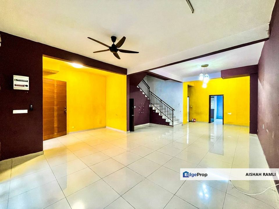Pantai Sepang Putra 2 Storey Terrace House 22x70 5 Bedrooms for Sale ...