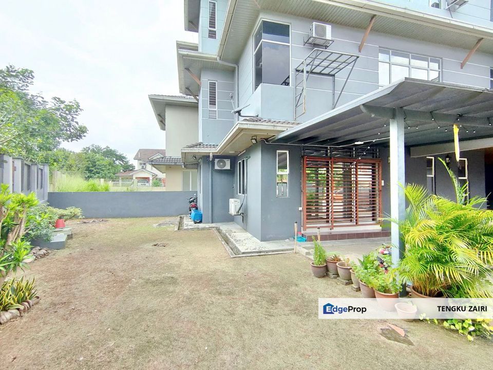 Triple Storey Cluster Semi D Corner Lot, Acacia Subang, Section U9 ...