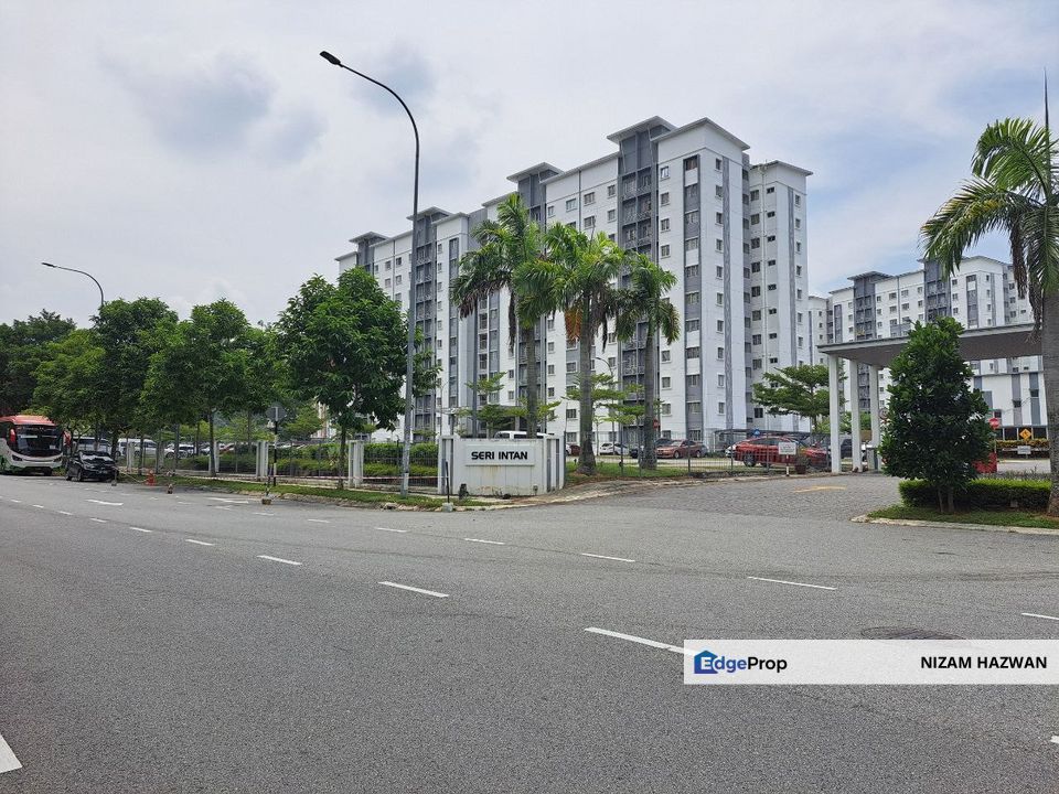 Corner Renovated unit Seri Intan Apartment, Setia Alam for Sale @RM338 ...