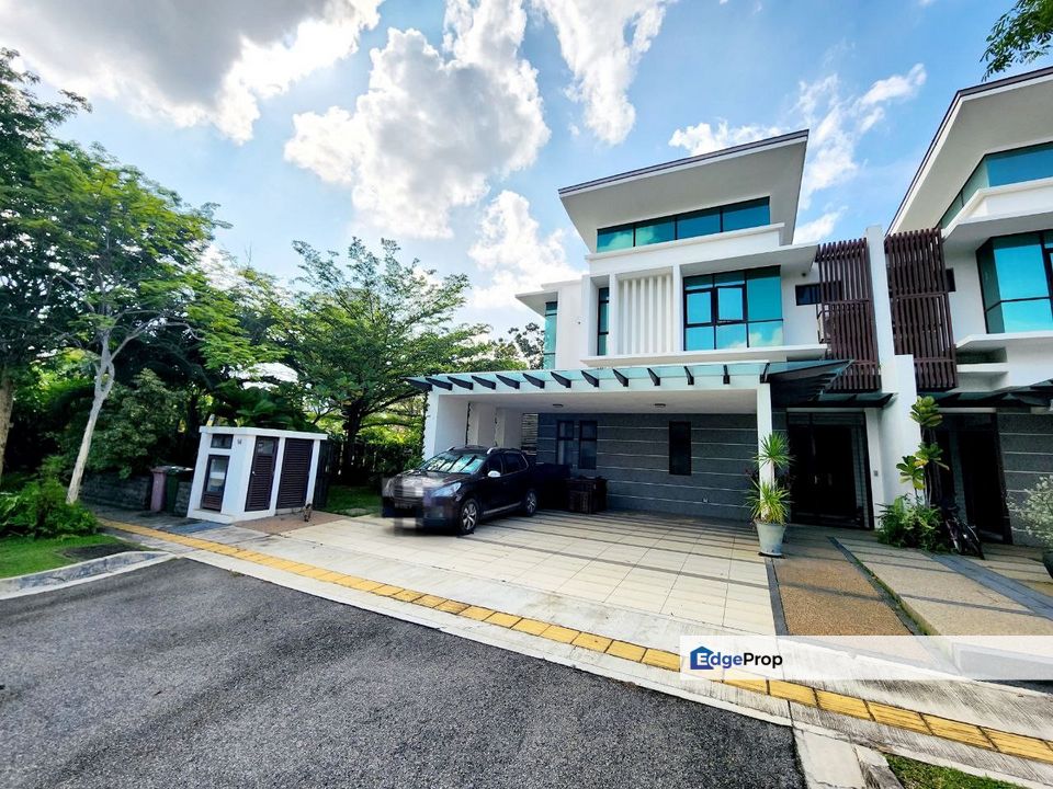 RENOVATED CORNER Semi D 2 Storey Fera Residence Presint 8 Putrajaya for ...