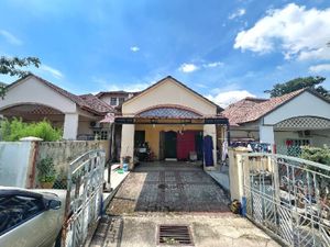 Move in Condition USJ 3 1 and half storey terrace for Sale @RM650,000 ...