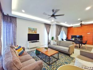 FREEHOLD Renovated Exclusive Semi D House Perdana Lakeview East ...