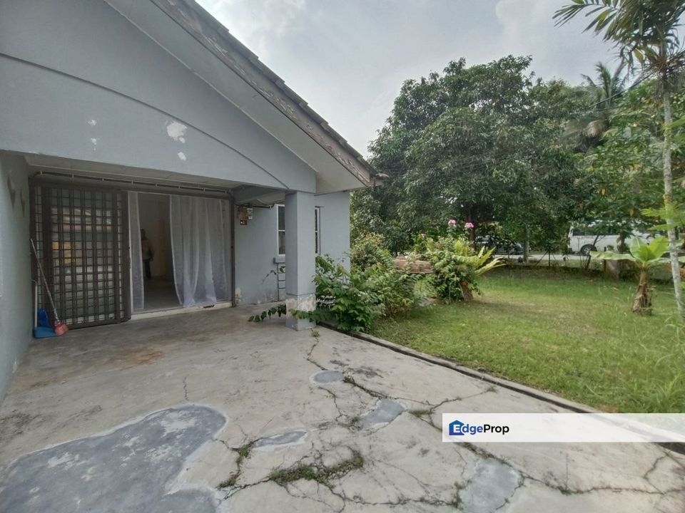 CORNER LOT Seksyen 3 Bandar Bukit Mahkota Bangi Single Storey Terrace ...