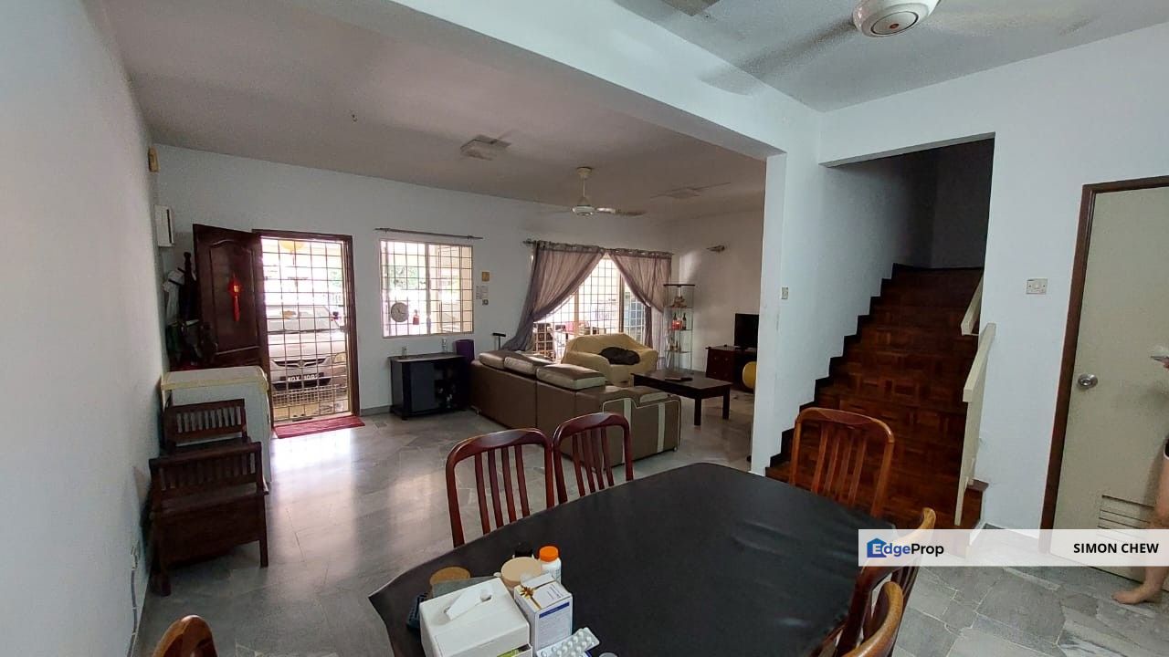 Usj 16 Subang Jaya Well Kept & Move In Condition for Sale @RM940,000 By SIMON CHEW | EdgeProp.my