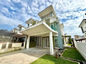 RENOVATED 2 Storey Semi D Greenhill Residence, Seksyen U10, Shah Alam ...