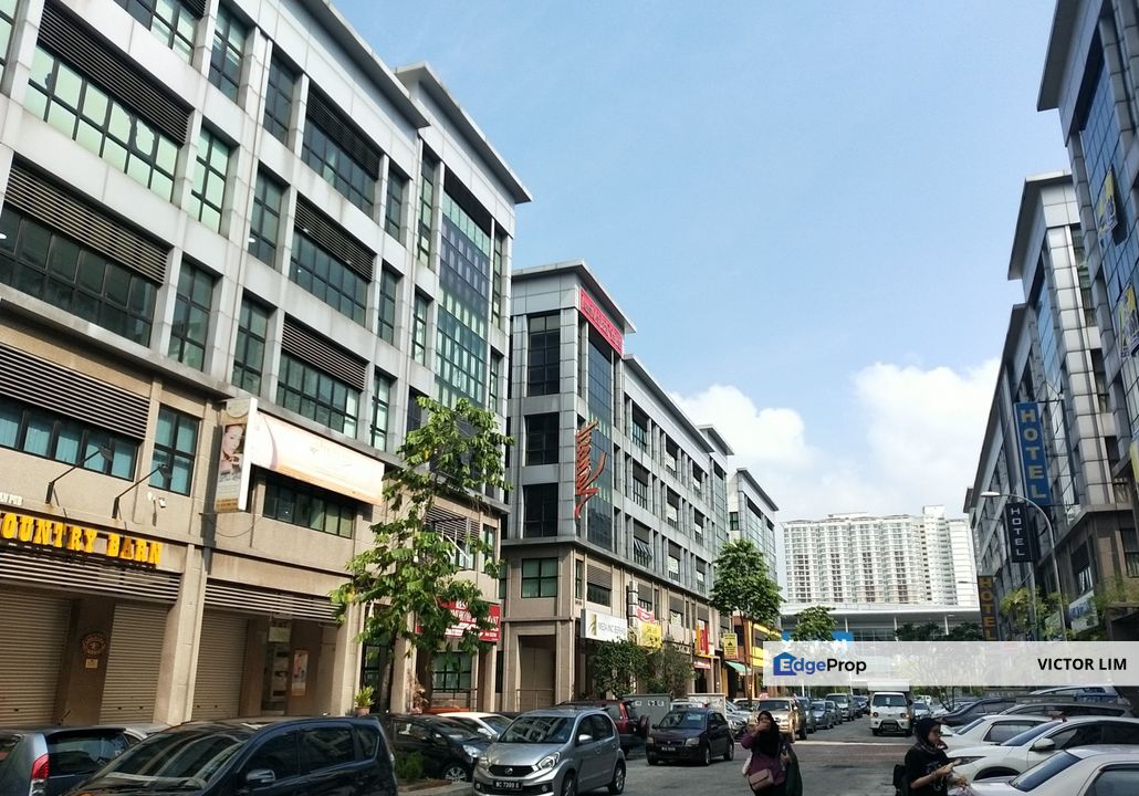 Usj Sentral Usj 1 Ground shop near Giant Damen Usj for Rental @RM3,800 ...