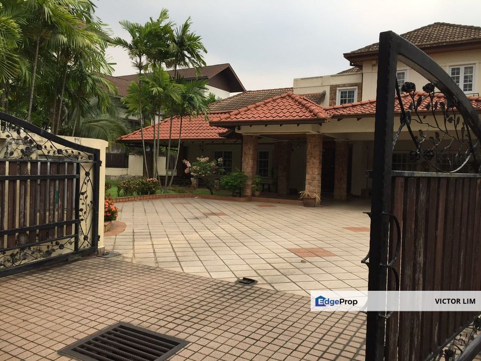 Usj 17 bungalow gated guarded face south for Sale @RM3,500,000 By VICTOR LIM | EdgeProp.my