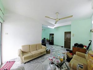 Level 1. Walking distance to Taipan LRT station. Freehold. Subang ...