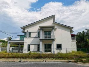 CORNER LOT FREEHOLD NON BUMI Double Storey Terrace Taman Anggerik Kuala ...