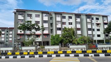 Low medium Cost Flat at Pangsapuri Sri Ilham Banda for Sale @RM175,000 ...