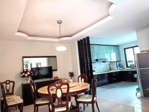 Usj 1 Avenue corner 1800sf.condition like New unit.good value own stay ...