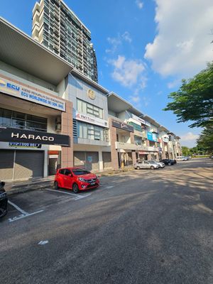 Taman Molek 3 Storey Terrace Shoplot for Sale @RM2,450,000 By SHIRLEY ...