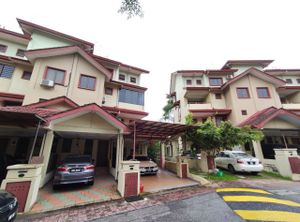 Strata Upper Unit Townhouse with 3 Balconies for Sale @RM630,000 By NAZ ...