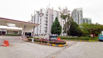 FREEHOLD| READY TENANT| HIGHLY NEGOTIABLE Cyberia Crescent 2 Condo ...