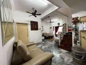 RENOVATED| FULLY EXTENDED Double Storey Terrace USJ 12 Subang Jaya For ...