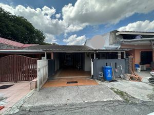 Renovated Single Storey Terrace House at Jalan Kesum Seksyen 24 Shah ...
