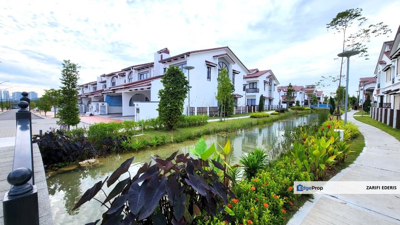 Nice Landscape Beautiful Area By Lake Setia Safiro Cyberjaya Double ...