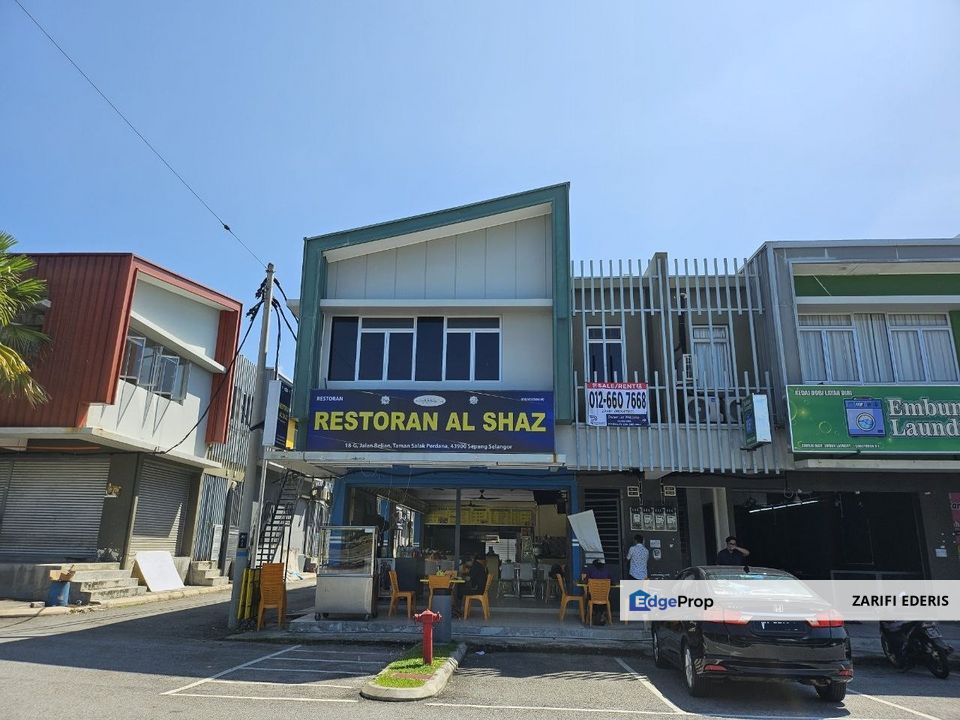 END UNIT 🔥🔥 Big Size 24’ x 75’ Above Mamak Shop Office at Greenwood ...