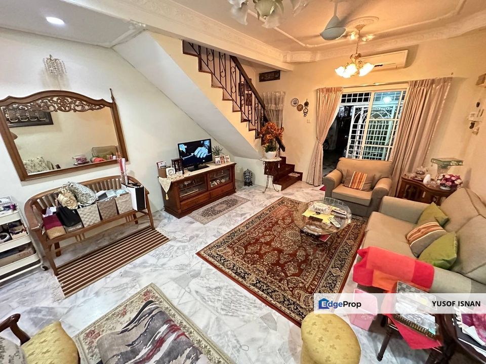 Renovated & Partial Furnished! 2 Sty House Fasa 9, Taman Sri Gombak for ...