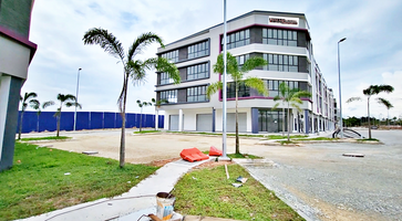 Sepang Arena Xchange Brand NEW Corner Shop For RENT (Main Road) for ...