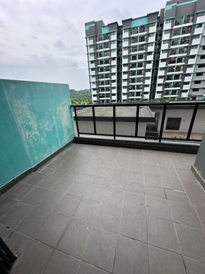 EXTRA BIG BALCONY Booking 2k Zamrud Residence Lower Floor Diskaun 45k ...