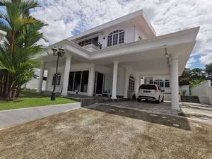 Renovated Bungalow Seated on an Elevated Land at Section 14,Petaling ...