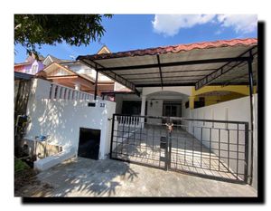 Nice Renovated 2 Storey House at Taman Rawang Perdana 1, Rawang ...