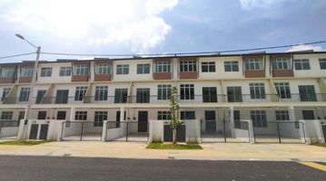 Scientex Kundang 3 Storey Brand New Partly Furnished Link House For ...