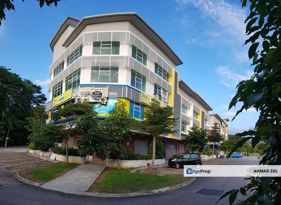 Corner Shoplot Stadium Paroi 4 storey for Rental @RM5,000 By AHMAD ZOL ...