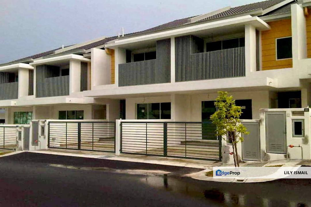 FREEHOLD Two Storey Terrace House [20 x 97] Jenderam Hulu for SALE for ...