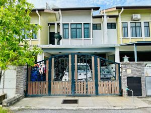 DAH RENO, CANTIK - Double Storey Taman Puncak Saujana Seksyen 5, Kajang ...