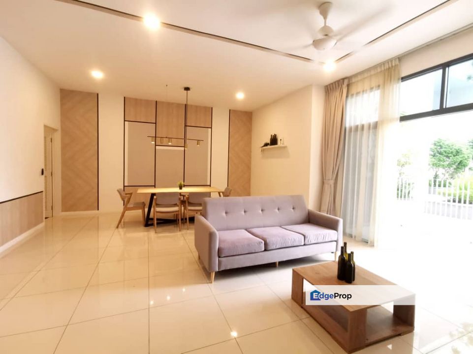 LARGEST UNIT Fera Residence View Pool (Same Level) 3 Parkings for Sale ...