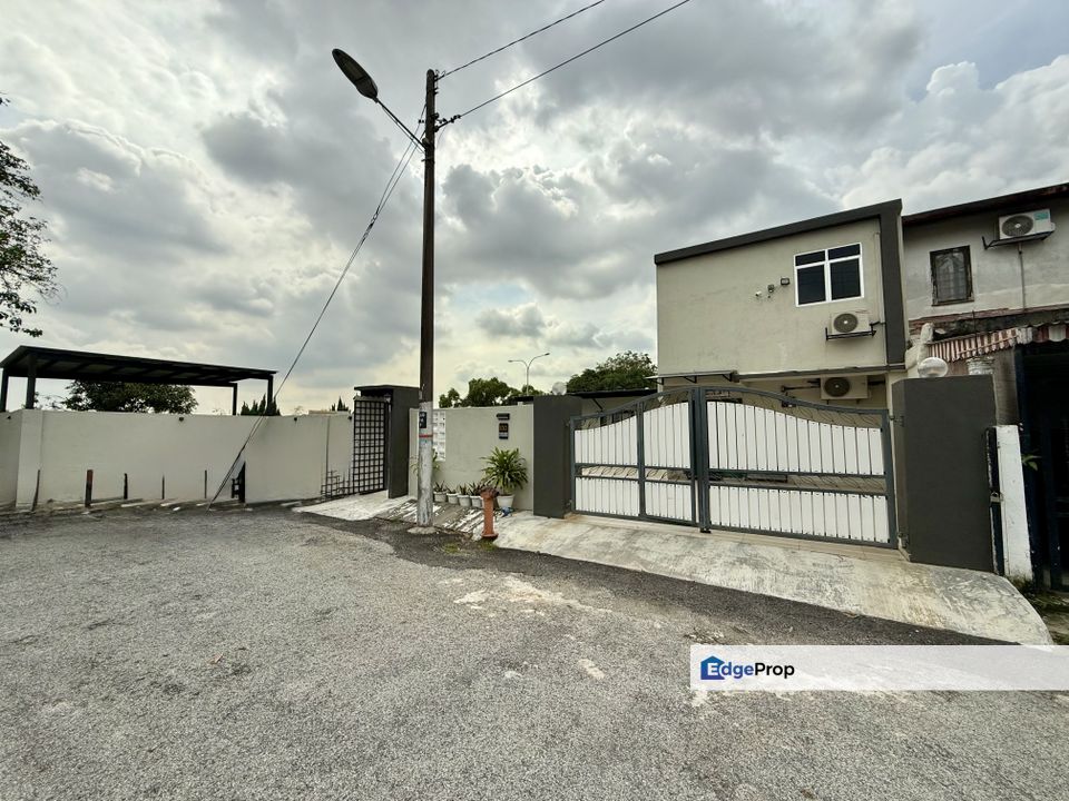 KLANG TAMAN SRI ANDALAS CORNER LOT DOUBLE STOREY HOUSE WITH SWIMMING ...