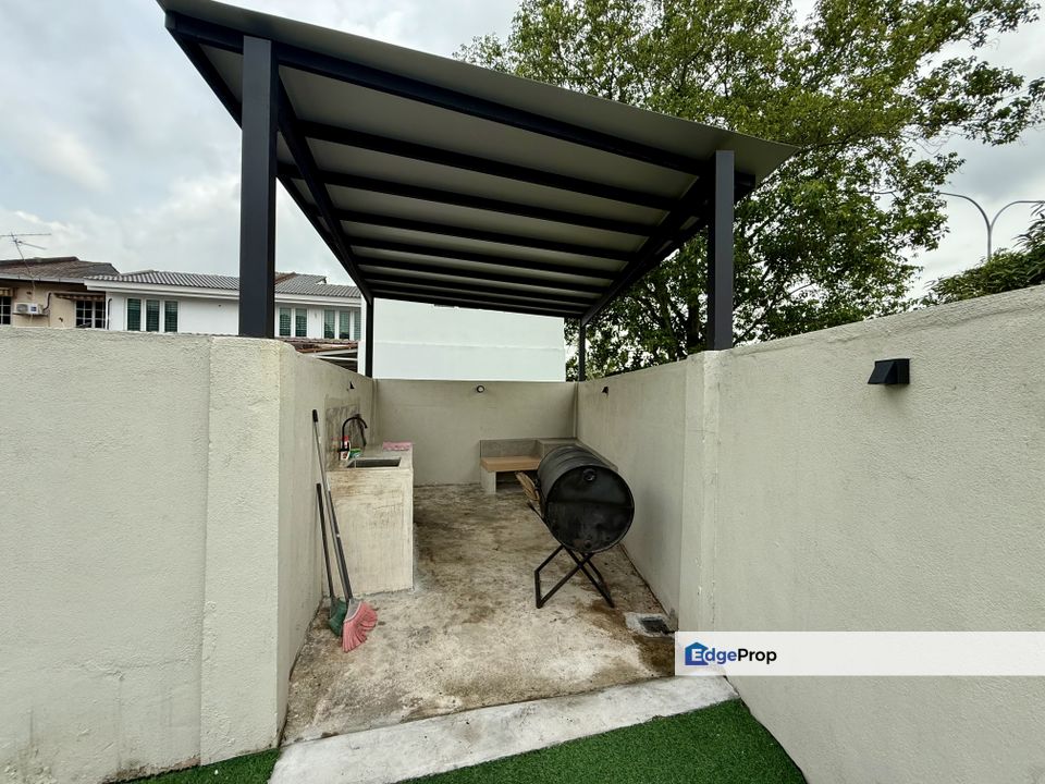 KLANG TAMAN SRI ANDALAS CORNER LOT DOUBLE STOREY HOUSE WITH SWIMMING ...