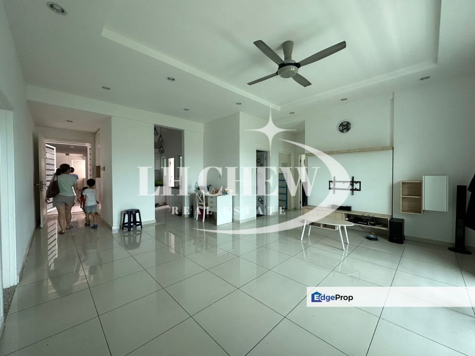 Fiera Vista 1400sf Renovated 4 rooms at Bayan Lepas Airport for Sale ...