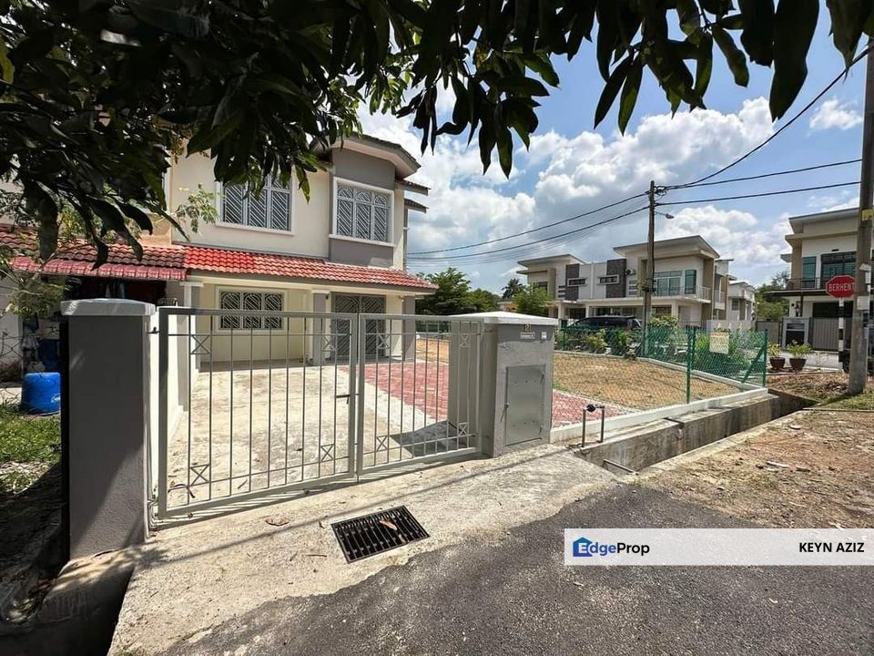 CORNER LOT TANAH BESAR- 2 Storey House Bandar Tasik Kesuma Semenyih for ...