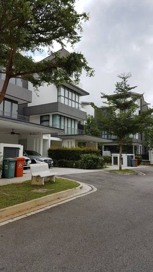 SWIMMING POOL 3417ft 3 Storey Twin Villa Presint 8 Putrajaya for Sale ...