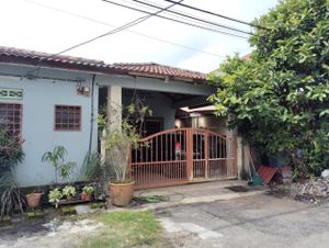 BUMI LOT RENOVATED Single Storey Semi D House Desa Surada Bangi for ...