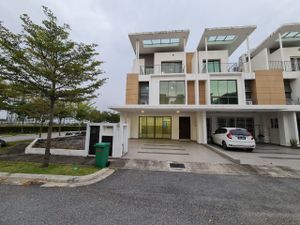 Lake Point Residence Phase 1 Cyberjaya for Sale @RM1,800,000 By ...