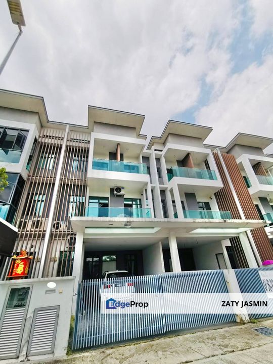 3 Storey Link Villa (Pool Villa Reflexion) Taman Nusaputra Timur ...