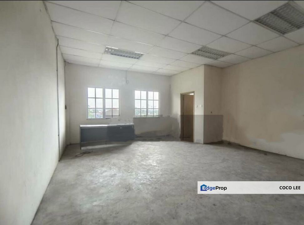 Mutiara emas5 @mount austin 1.5 storey factory corner for Rental @RM8 ...