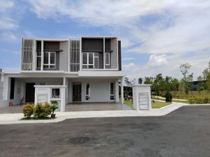 Sendayan! RESORT VILLA BUNGALOW 75X110 Biggest in town for Sale @RM2 ...