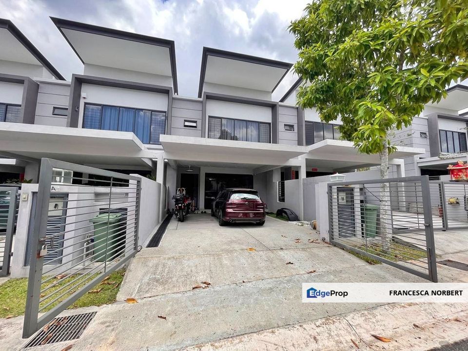 Rumah Teres Terrace House Facing Open Besar dan Luas Kajang East ...